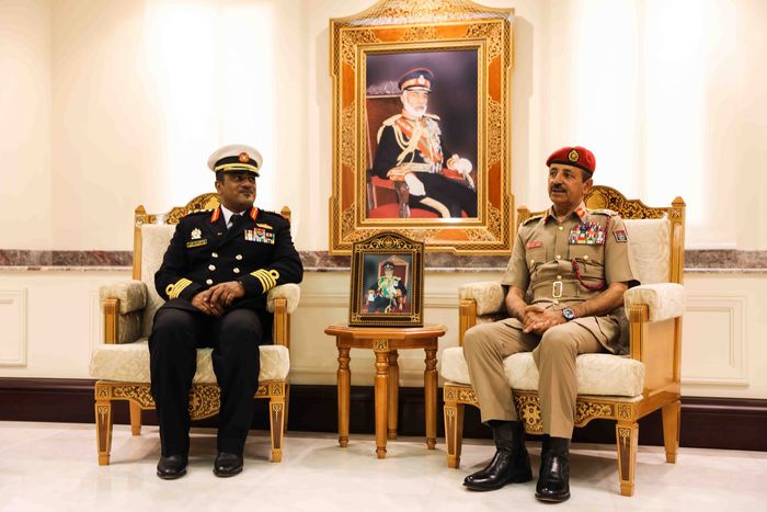 CISM President visits the Chief of Staff of Oman Armed Forces and signs ...